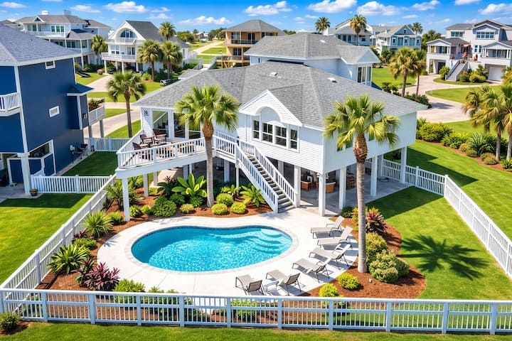 Private Heated Pool | Pool Table | Walk To Beach - Galveston, TX