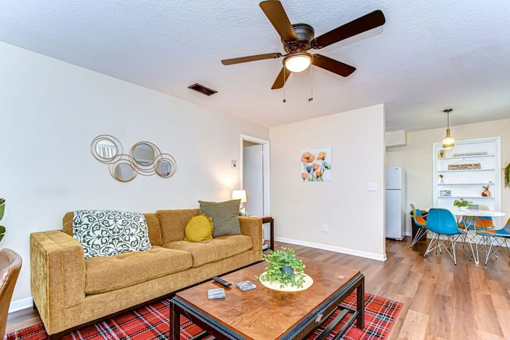 Central 1/1 W Heated Pool, Pets Ok. W/d On Site - Pinellas Park, FL