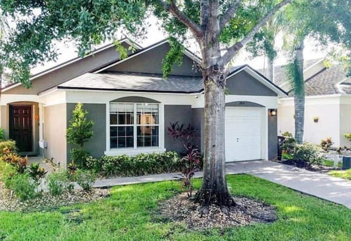 Southern Dunes Poolside Retreat - Haines City, FL