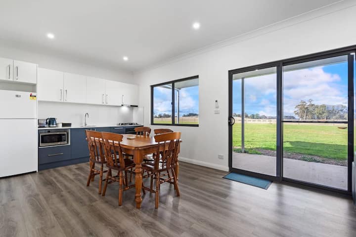 Glenowrie Cottage - 1 King, 2 Singles - Near Cadia - Millthorpe