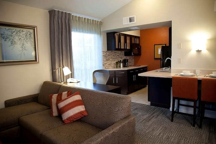 Home Away From Home! 2 Modern Units, Breakfast! - Pacifica, CA