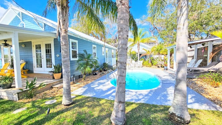 Surfside Oasis, Tropical Pool! Walk To The Beach! - Vilano Beach, FL