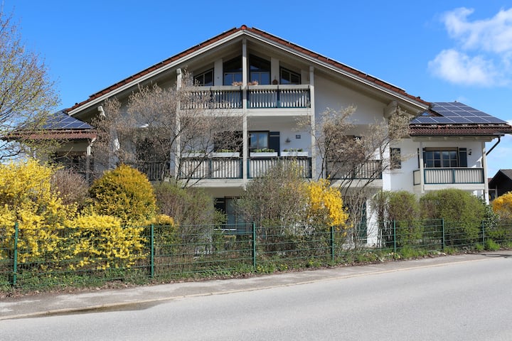 Ferienappartement Mit Wohn/schlafraum Und Balkon - Piding