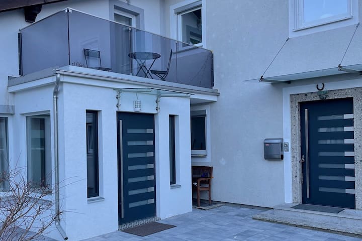 Ferienwohnung 1 Schlafzimmer, Schlafsofa, Terrasse - Piding