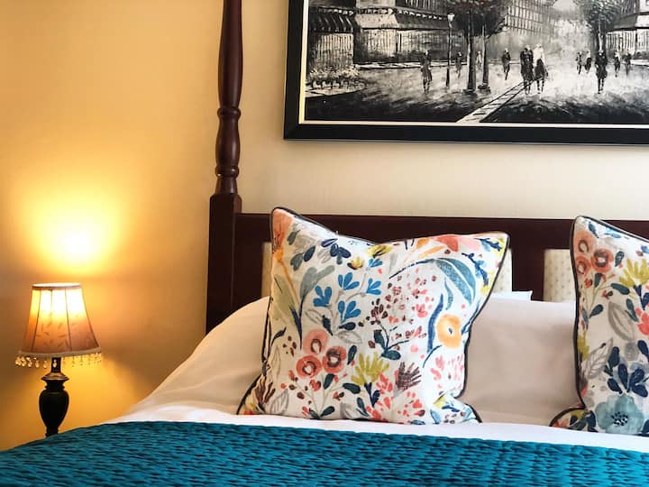 Deluxe King Double Room - The Bull's Head, Foolow - Bakewell