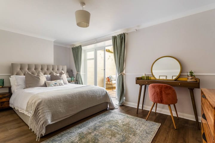 Seafront 2-bed Apt -Patio-pet & Family Friendly - Brighton