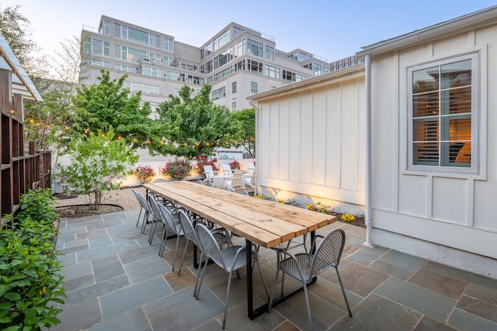 Entire 5 Bed, 5 Bath Boutique Hotel | Dtwn Cville - Charlottesville, VA