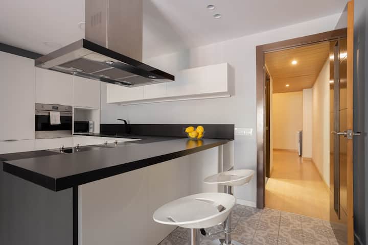 Sunny Beachside Haven 2 Bdr In The Marina District - Barcelona