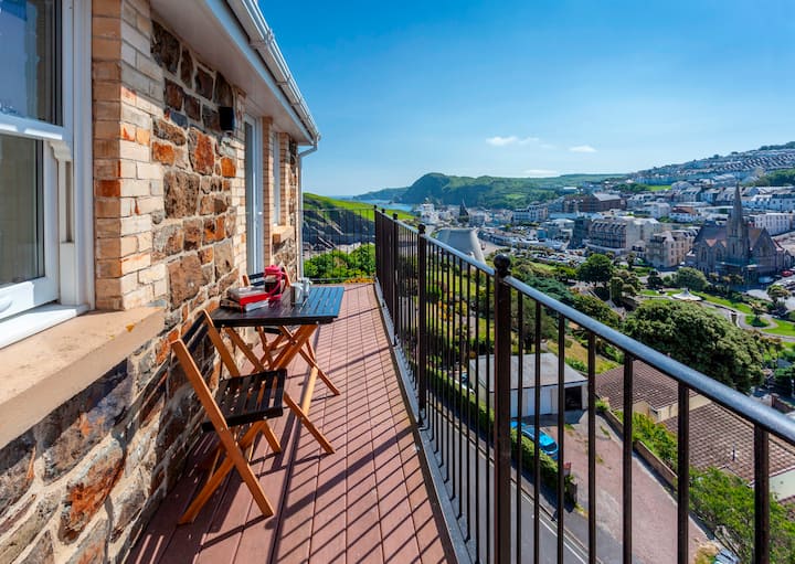 Superb Sea Front Apartment With Great Sea Views - Ilfracombe