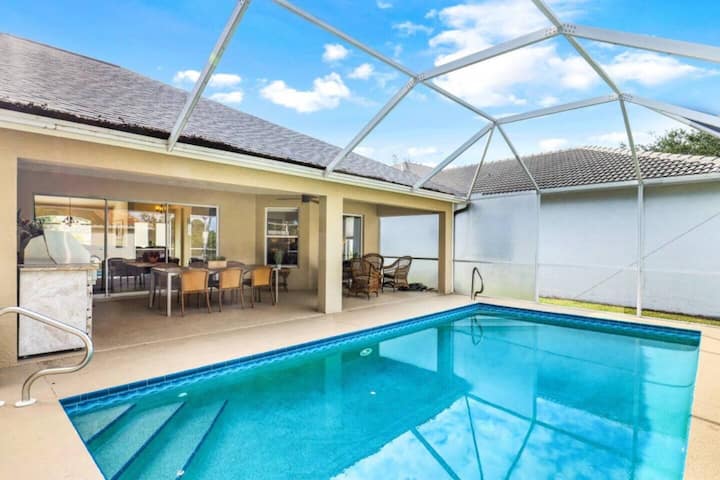Guard Gated Home- Pool - 4 Bedrooms - Naples, FL