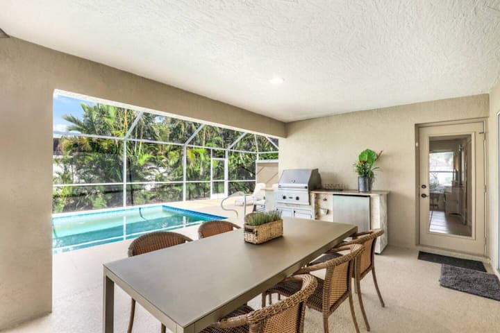Spacious 4br/3ba Naples Home With Private Pool & L - Naples, FL