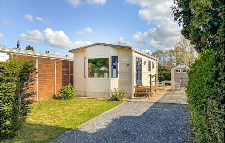 Gorgeous Home In Heinkenszand With Wifi - Goes