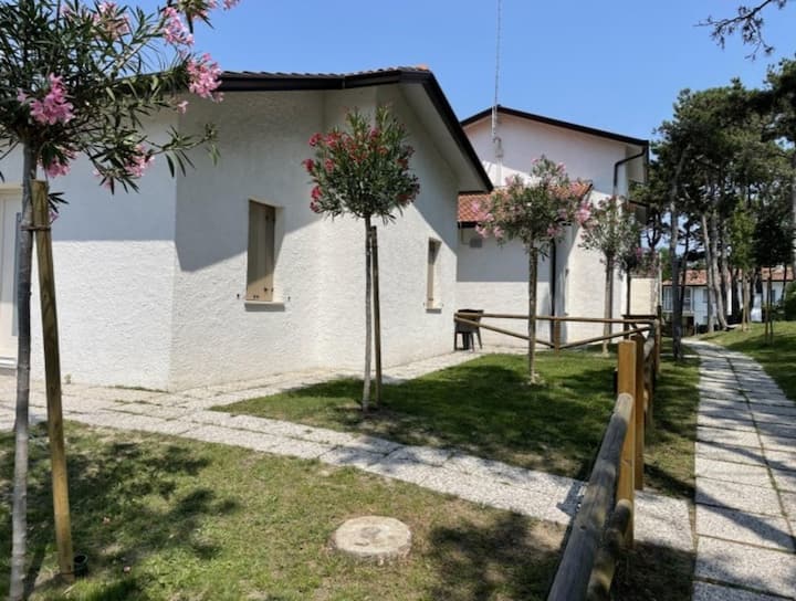 Villa Confortable Avec Jardin Privé Proche De La M - Bibione Pineda