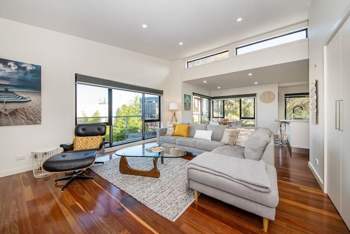 Ocean Grove Sunsets On Driftwood - Leopold