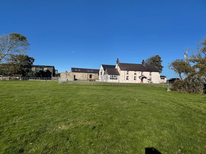 The Farmhouse - Anglesey