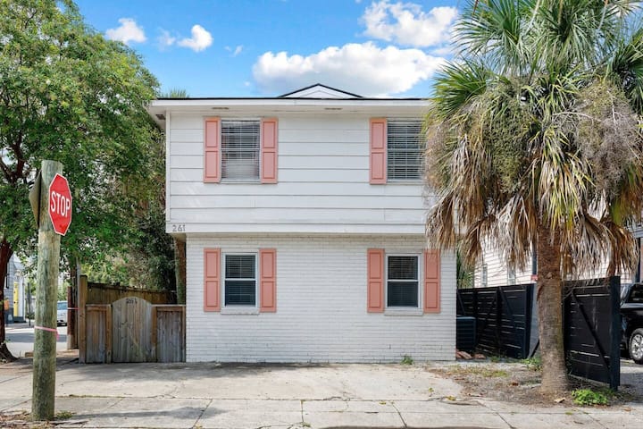 St Philip St - Downtown - 3 Bedrooms W/ Parking - Charleston, SC