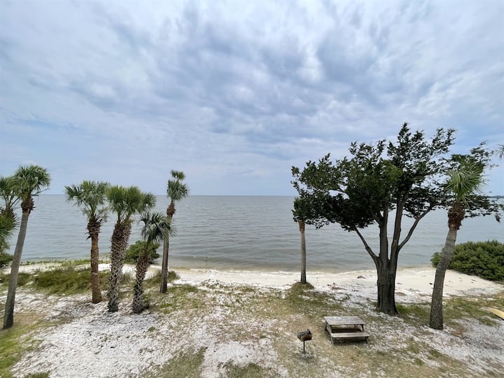 Fenimore Mill 5a Open Gulf View, Pool & Hot Tub! - Cedar Key, FL