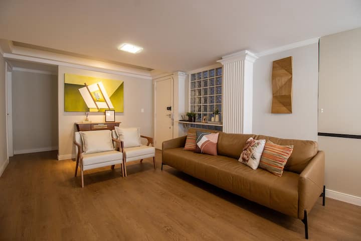 Apu24 - Esq Com Av Atlântica, 4 Dorm, Climatizado - Balneário Camboriú