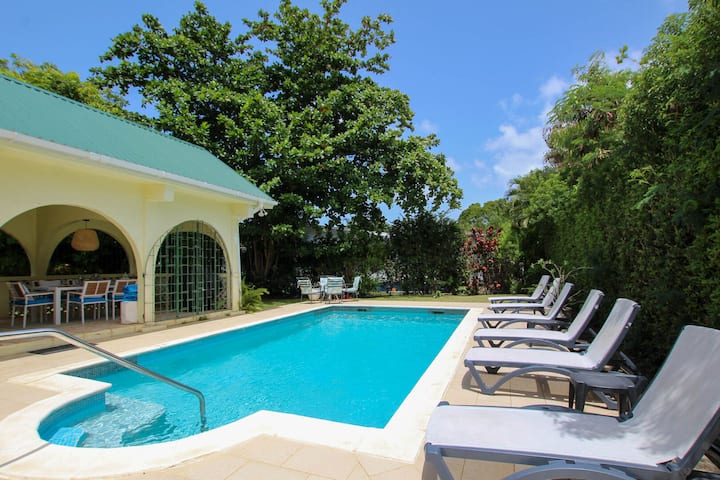 Large Pool, Gardens And Close To Beach- Aqua Bliss - Barbados