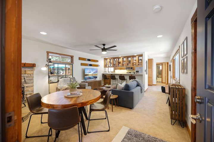 Sunlit  At Tahoe Park - Dog Ok W Hot Tub & Hoa - Tahoe City