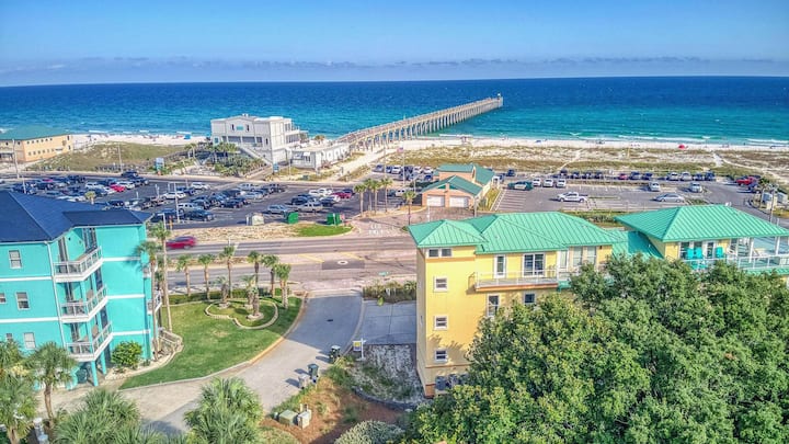 Amazing Views • Close To Beach & Dining 5br/4b - Pensacola Beach, FL