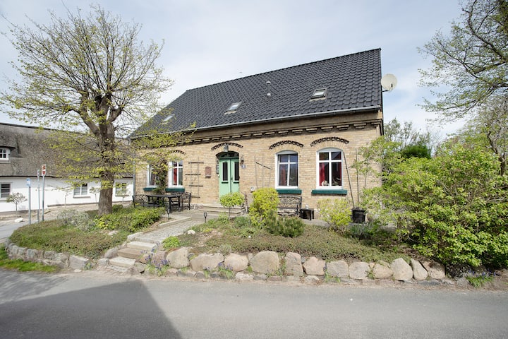 Kapitaensferienhaus Hafenblick - Hiddensee
