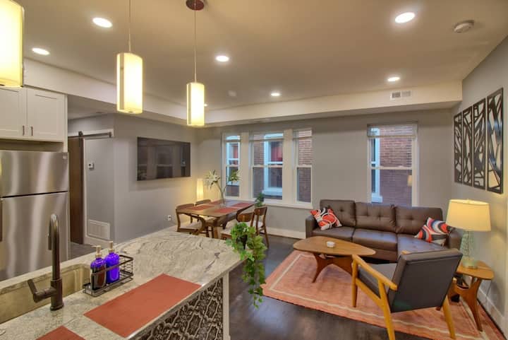 Chic 2br Gem | Tg Park | Patio+yard+w/d+workspace - St. Louis, MO