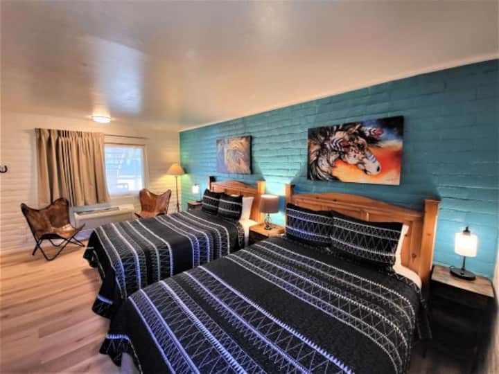 Horsin' Around - Pet Friendly - Sleeps 4 - Pinetop-Lakeside, AZ