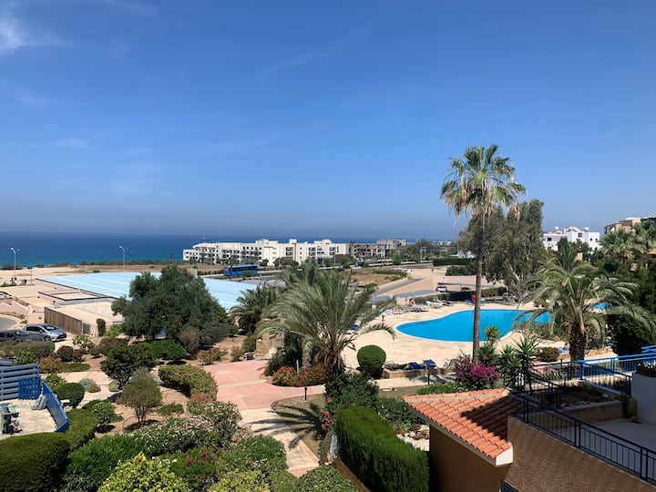 Kings Palace - Stylish Modern 2 Bed With Sea Views - Paphos