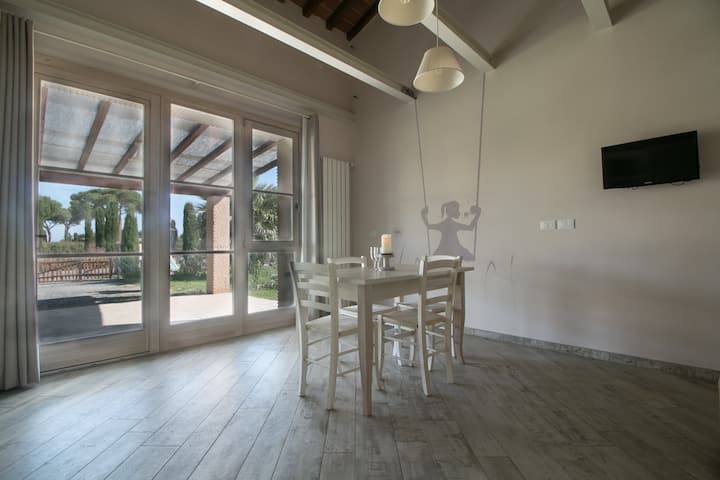 Fattoria Palazzeta: Cani, Mare, Piscina, Famiglie - Cecina