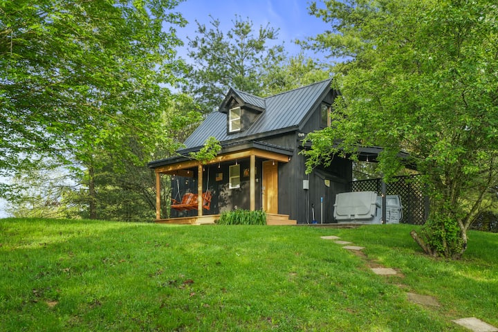 Love Shack Cabin | Hocking Hills - Hocking Hills State Park, OH