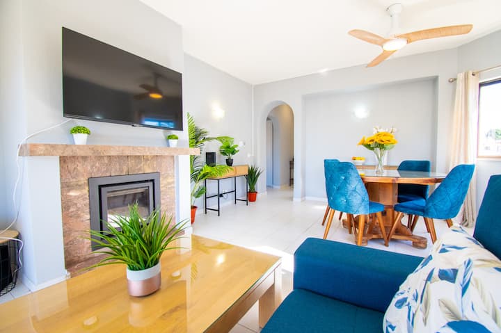 99b Hibiscus Monte Dourado - Carvoeiro