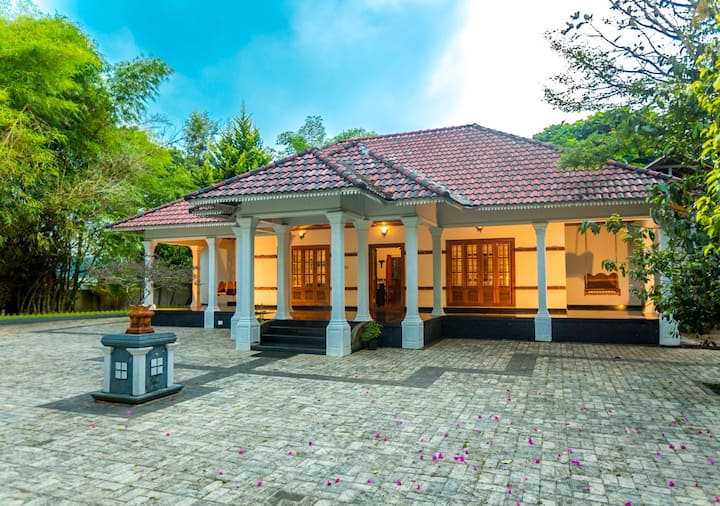 Heritage 3br Bungalow In Thekkady Plantation - Thekkady