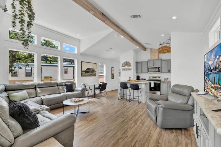 Resort At Fredericksburg Unit 22 - Fredericksburg, TX