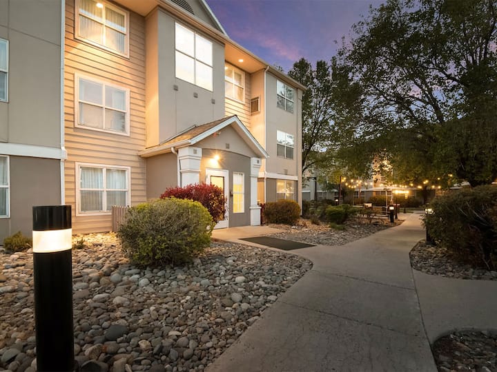 2 Modern Units, Minutes From Thomas Creek Park! - Reno, NV