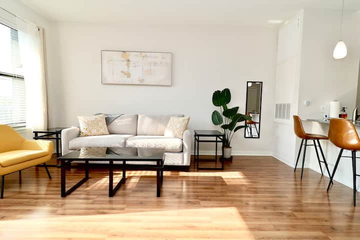Charming 1 Bedroom In Old City! Pets Welcome - Philadelphia, PA