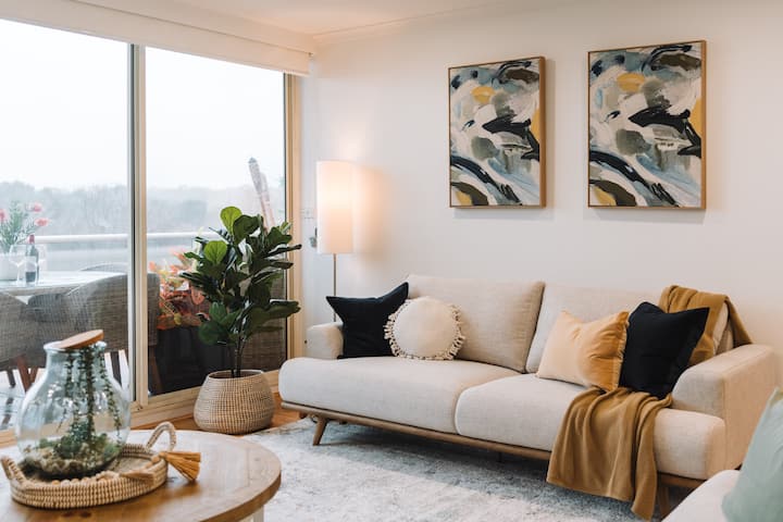 Lakeside 3-bed Apartment With Jacuzzi - Belconnen