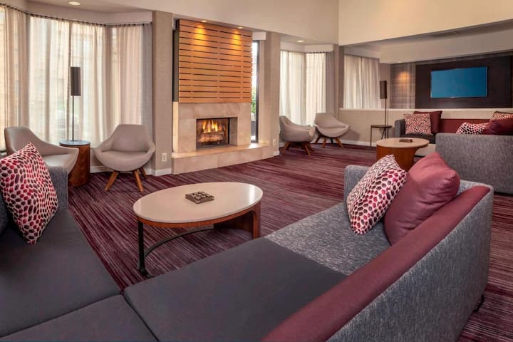 Pet-friendly And Relaxing Two Units! Indoor Pool - New Castle, DE