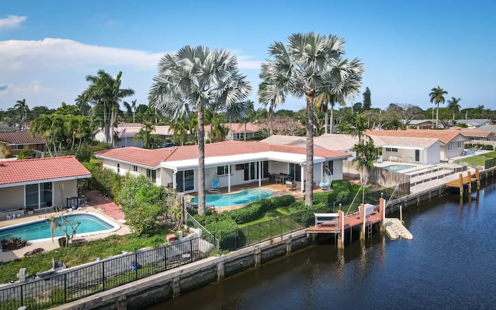 Dockside Daydreams, Cozy, Canal Front With Pool - Fort Lauderdale, FL