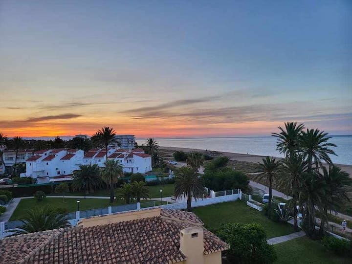 Atardecer Unico En La Playa - Dénia