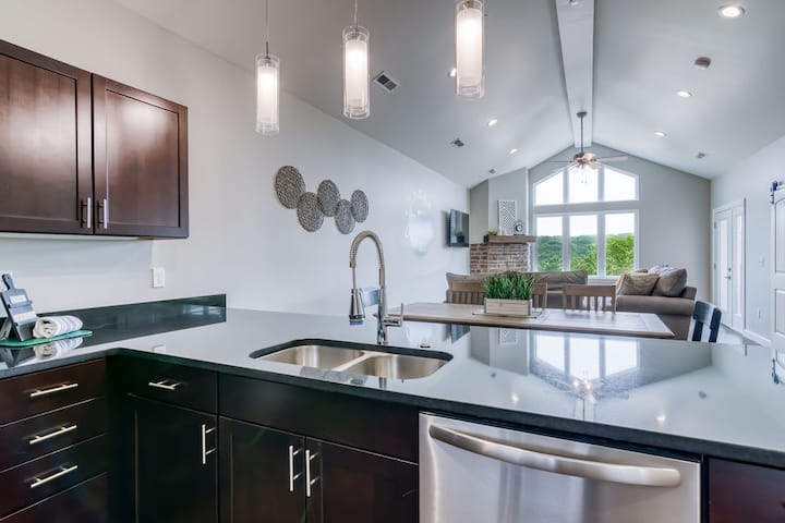 Fresh! New! Near Aquarium At The Boardwalk! - Branson, MO