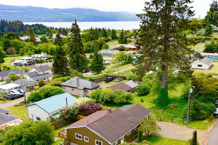 3br Bayview Home With A Scenic Deck & Grill - Tillamook, OR