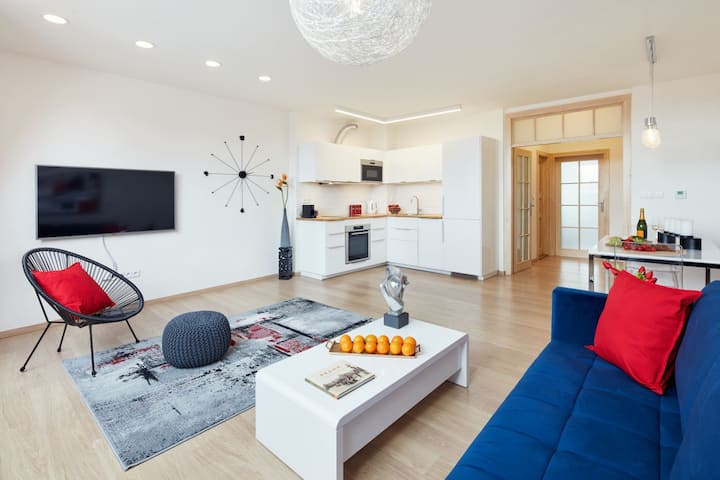 Luxurious & Spacious Apartment With A/c And Views - Prag