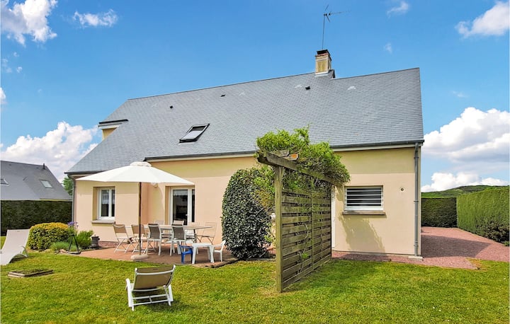 Beautiful Home In Créances With Wifi - Pirou Plage