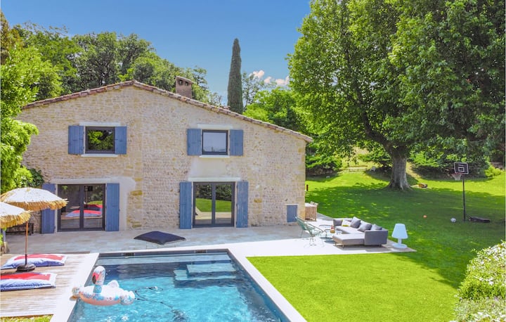 Stunning Home In Etoile Sur Rhône - Valence