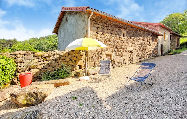 Amazing Home In Essertines-en-châtelne - Montbrison