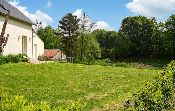 Stunning Home In Bugeat With Kitchen - Corrèze