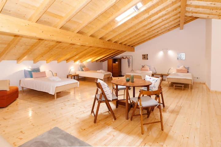 Spacious Apartment In Lagos | Ideal For Groups - Lagos