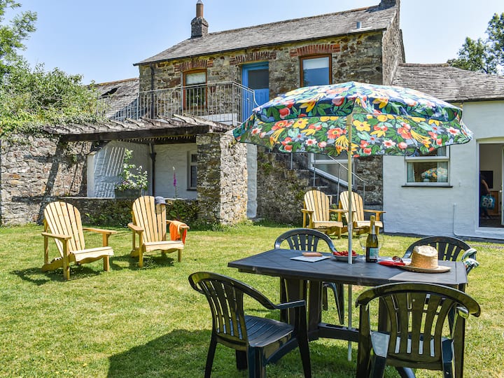 Poundhouse - Uk43496 - Bodmin