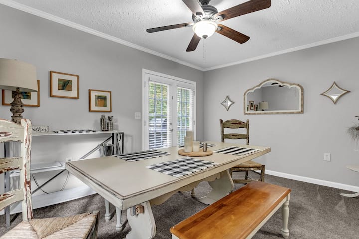 Grill & Chill Retreat | Pets Ok + Weekday Discount - Acworth, GA